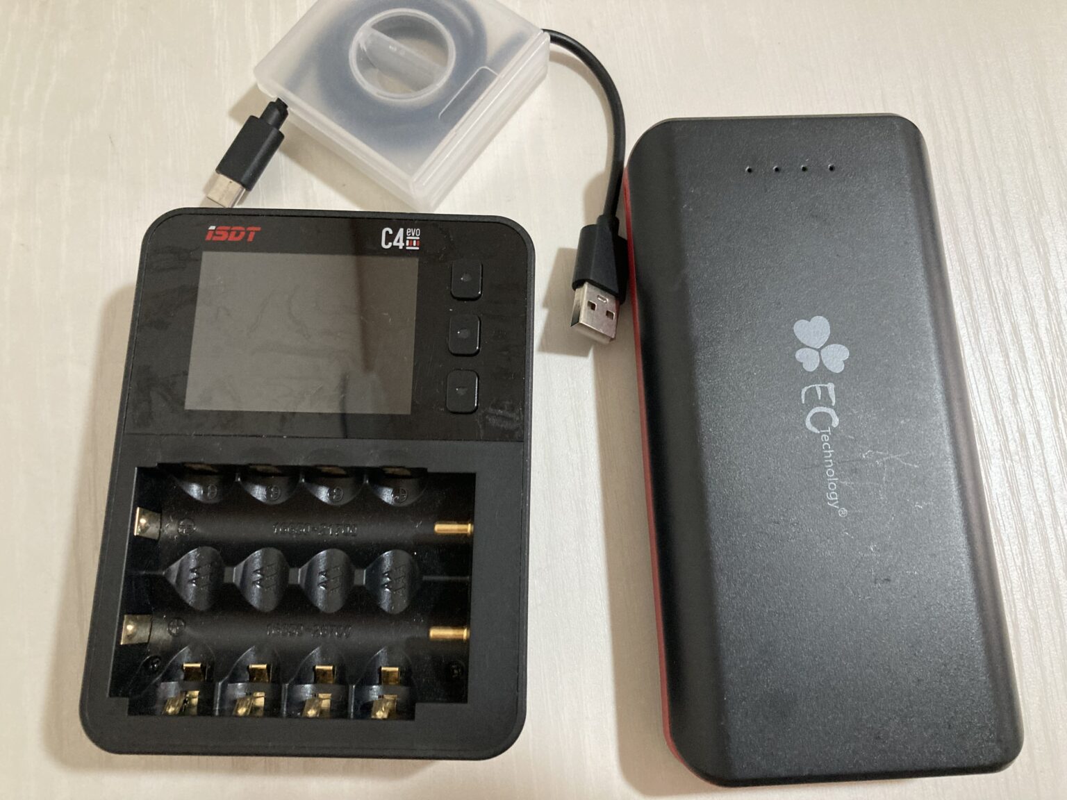 【ISDT C4 EVO】使い方を解説｜充電器の特徴と京商版との違い | ムーチョのミニ四駆ブログ