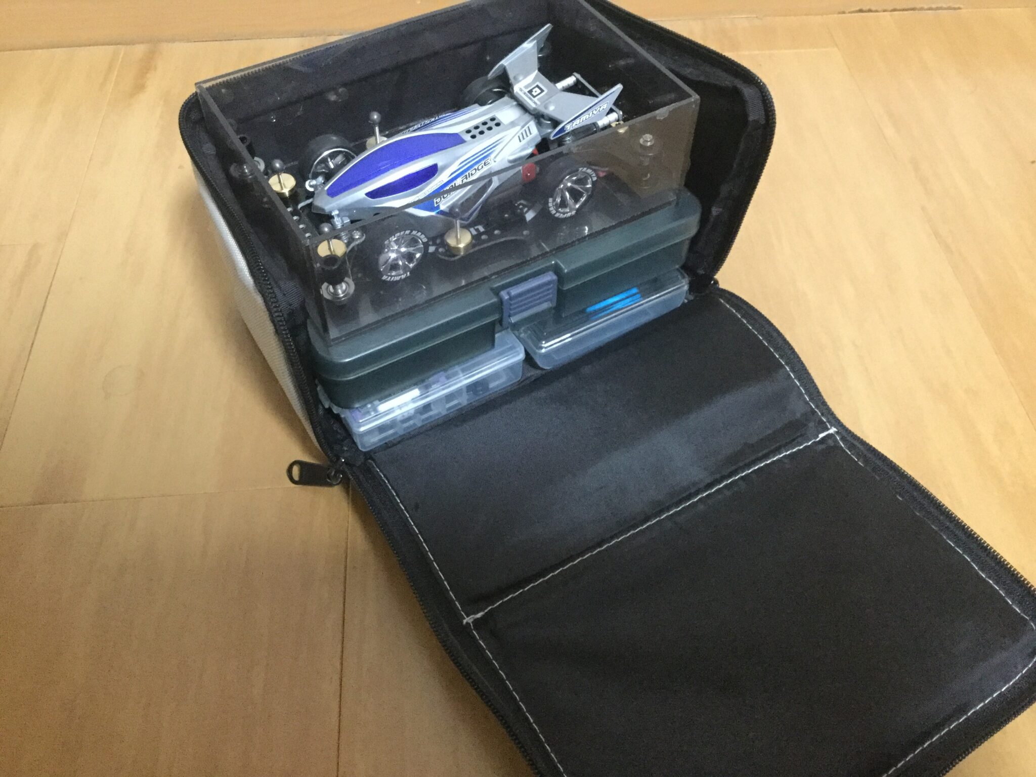 【レビュー】ミニ四駆コンパクトバッグ｜公式大会でも使いやすいサイズ | ムーチョのミニ四駆ブログ